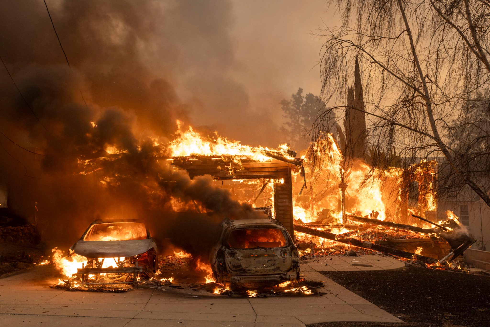 Edison Cuts Executive Bonuses Following Tragic LA Fire Incident – Great ...